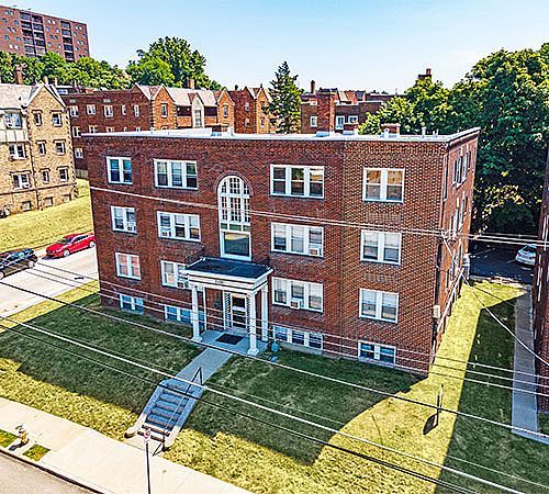 Walnut Towers Pittsburgh Apartments | Walnut Capital